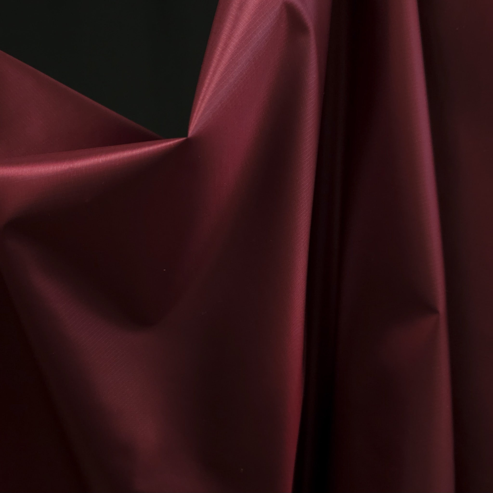 Shiny Ripstop Fabric – Durable & Lightweight | Les Tissées