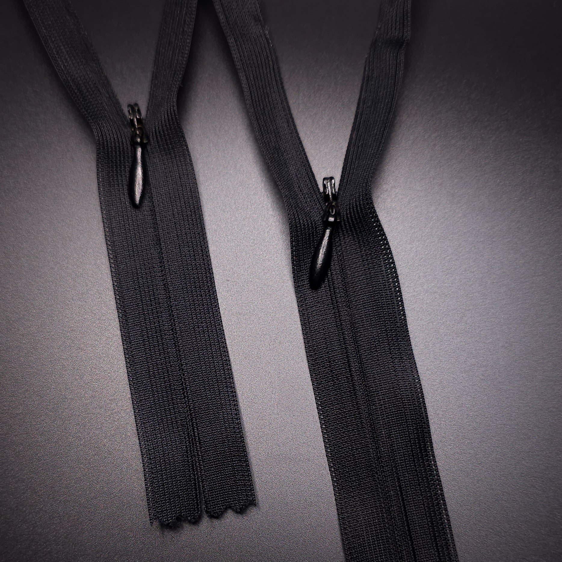 Invisible Zippers 4.5" - 11.5 cm | #2 | Online Fabric Shop Canada – Les ...
