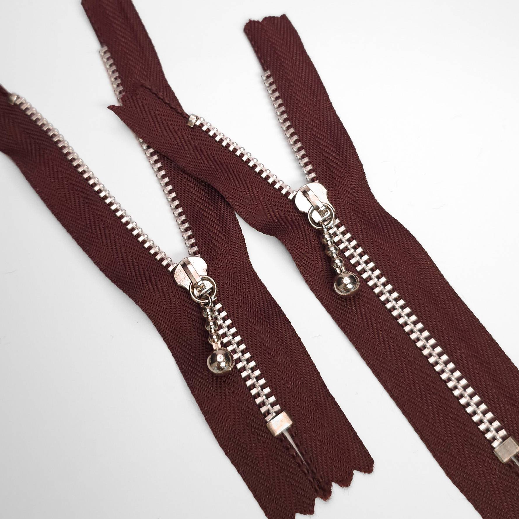 Buy Quality Zippers Online | Large Selection for Sewing | Les Tissées