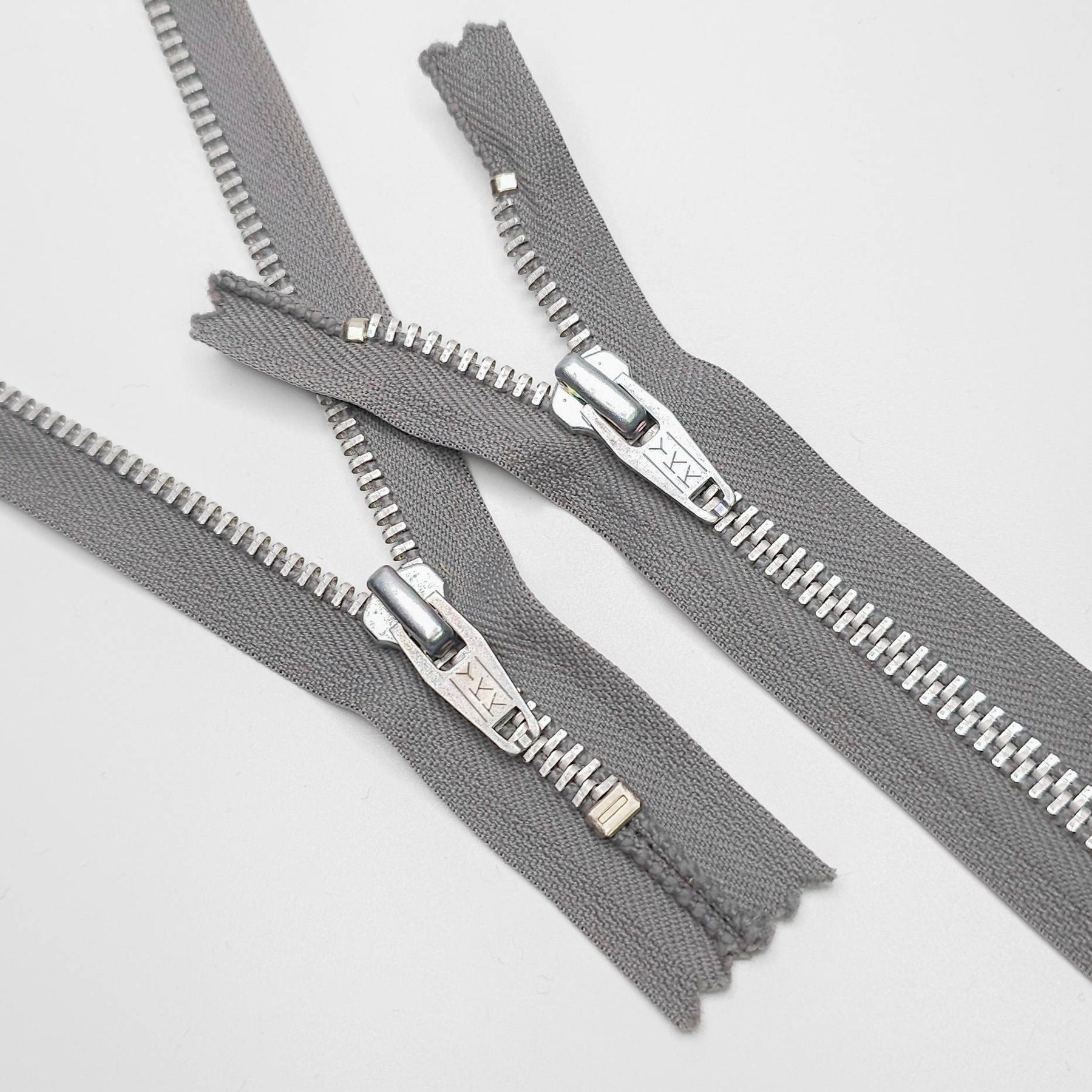 Buy Quality Zippers Online | Large Selection for Sewing | Les Tissées