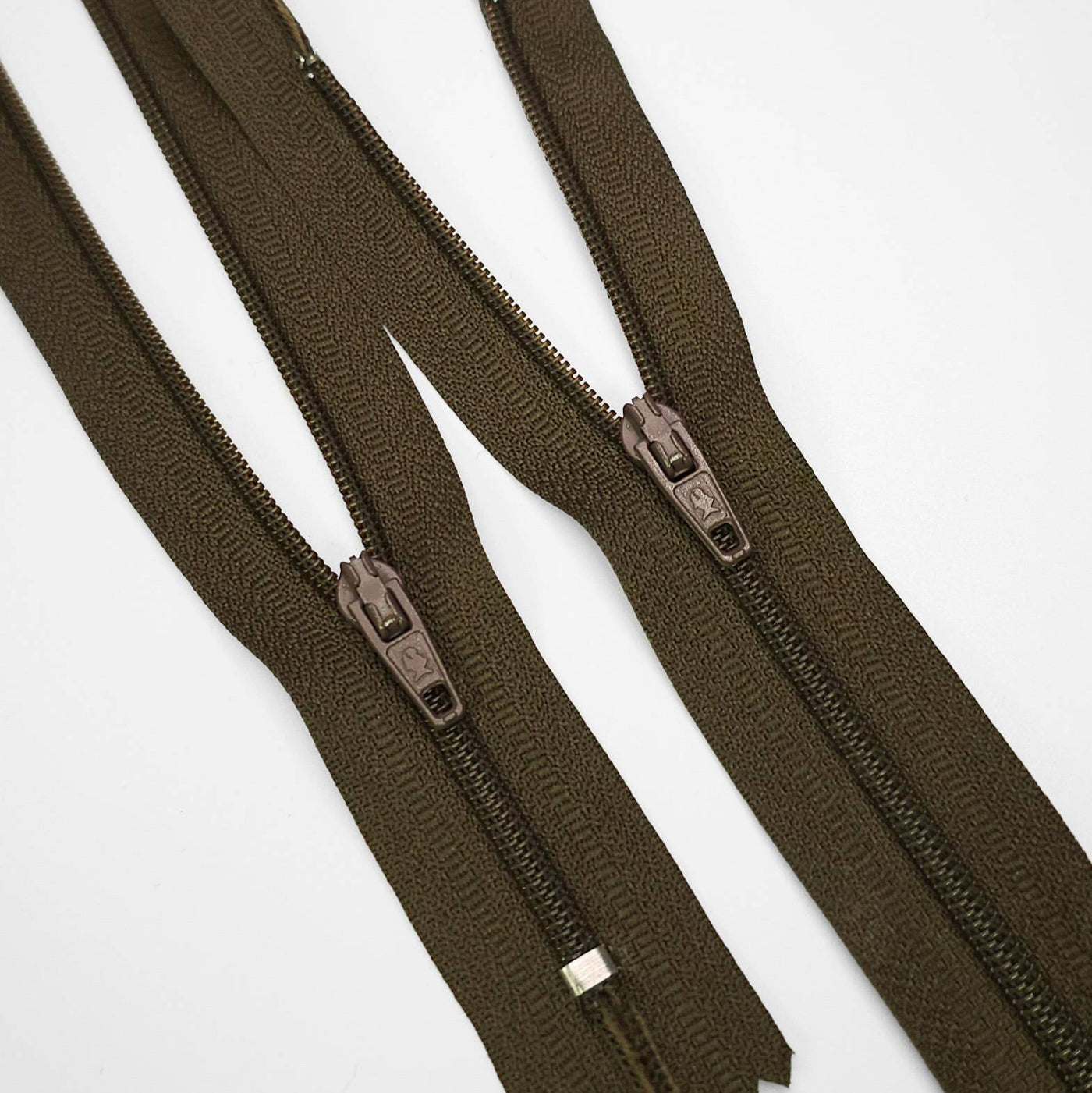 Buy Quality Zippers Online | Large Selection for Sewing | Les Tissées