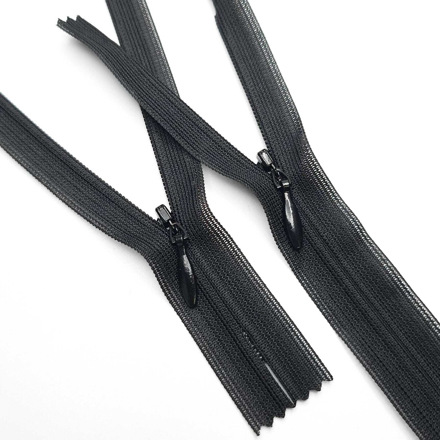 Buy Quality Zippers Online | Large Selection for Sewing | Les Tissées