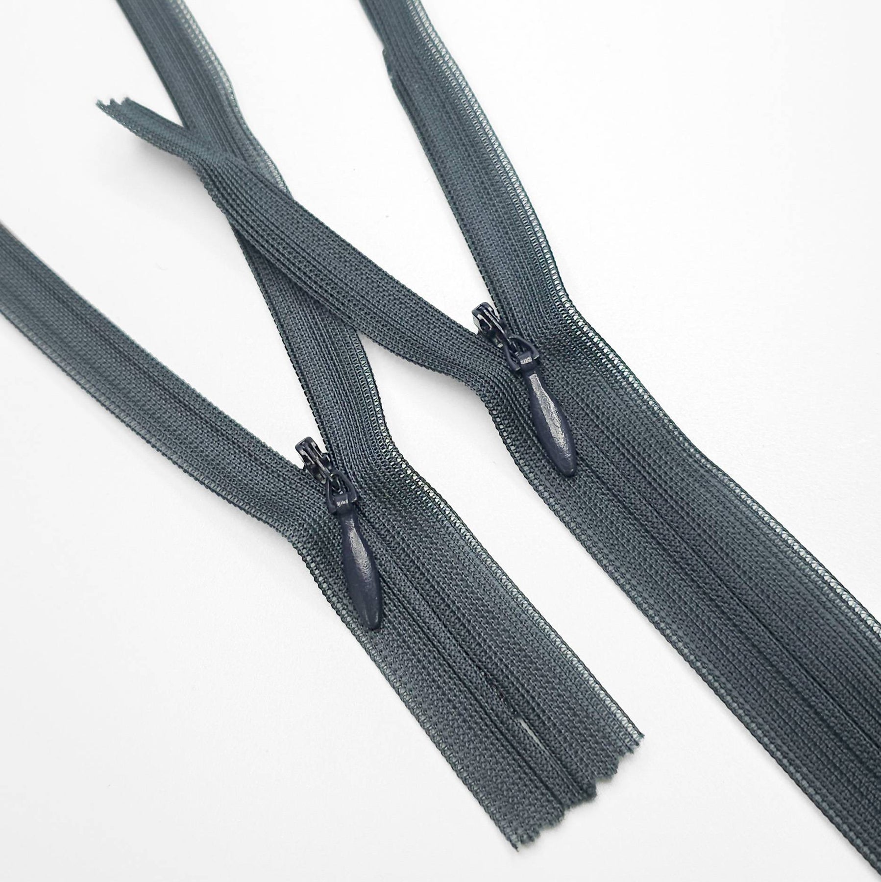 Buy Quality Zippers Online | Large Selection for Sewing | Les Tissées