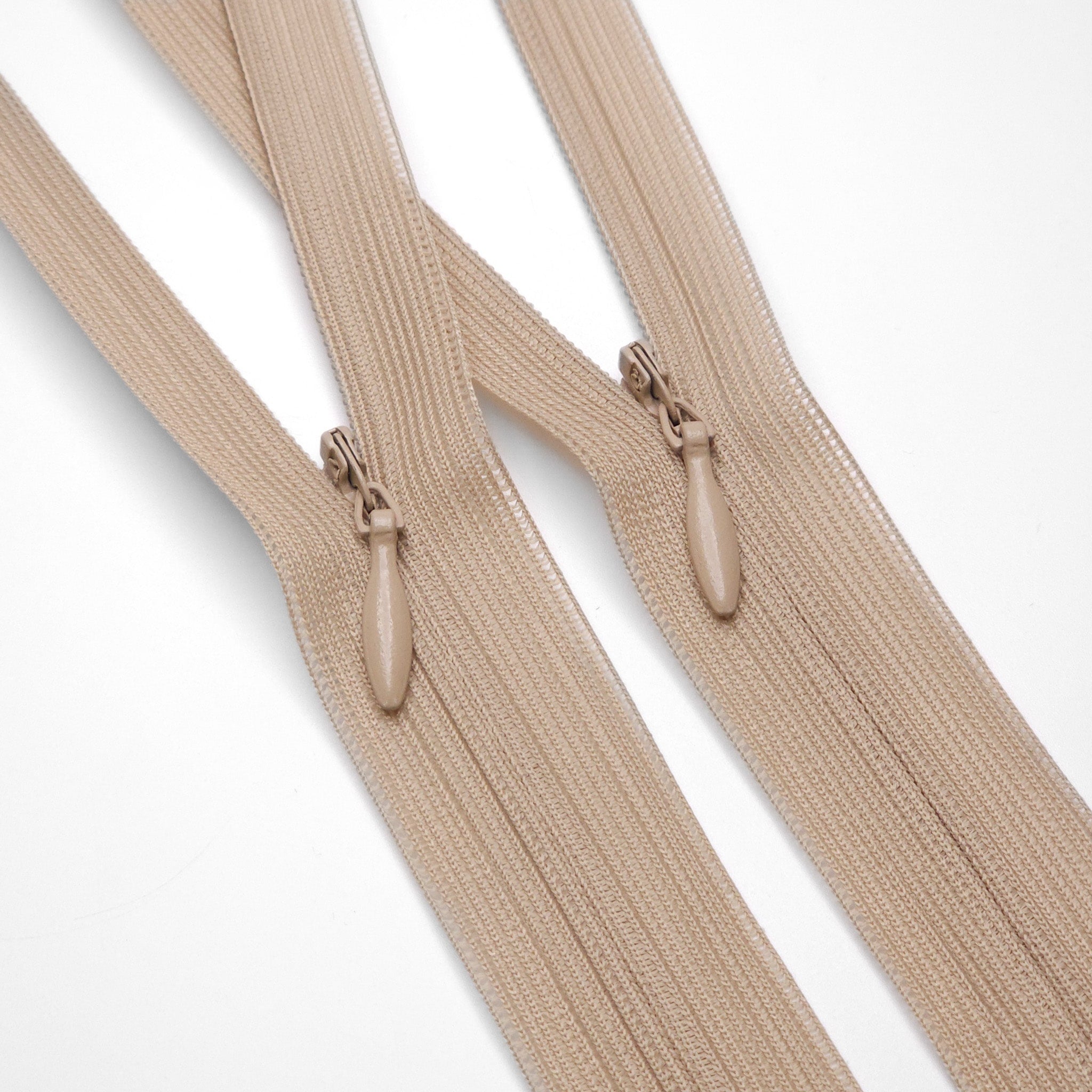 Largest Selection of Zippers in North America | Les Tissées