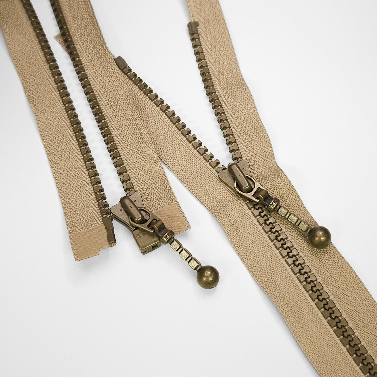 Buy Quality Zippers Online | Large Selection for Sewing | Les Tissées