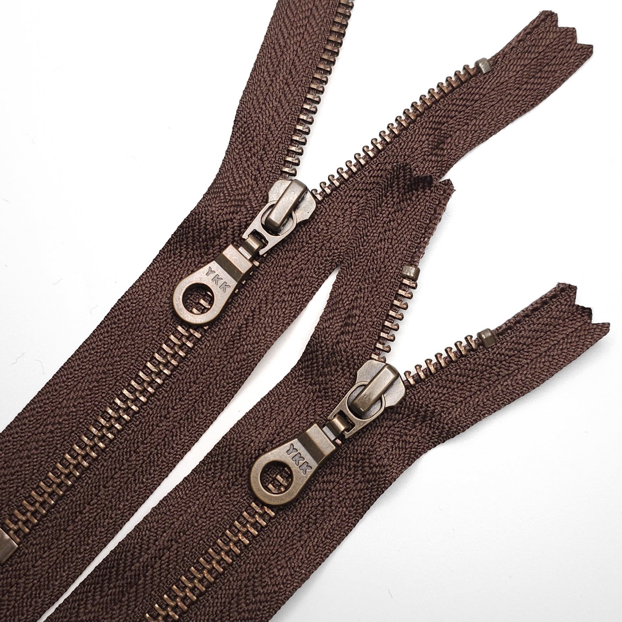 Largest Selection of Zippers for Sewing Online in North America | Les ...